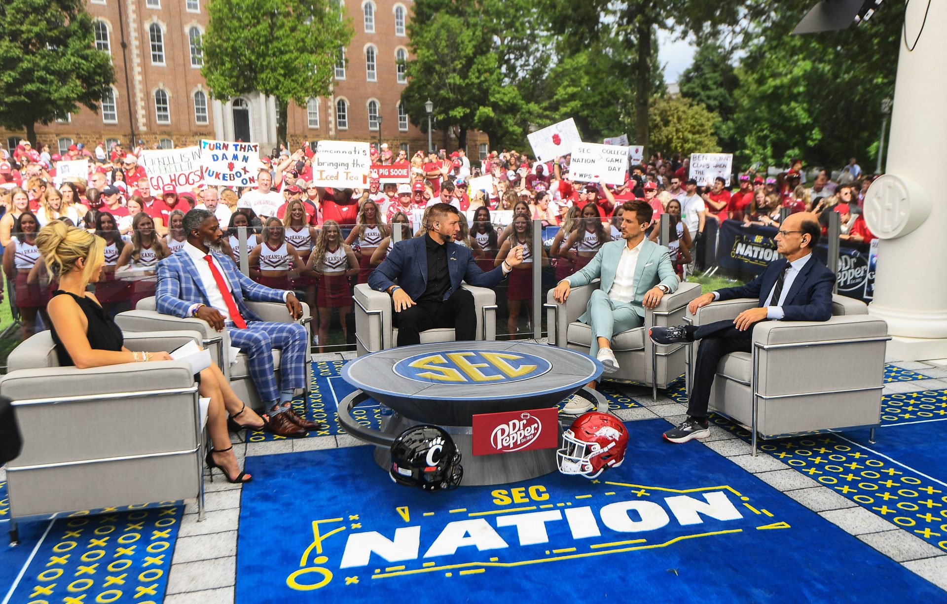 RNN Sports Exclusive: The Razorbacks Fans’ Game Day Experience ...